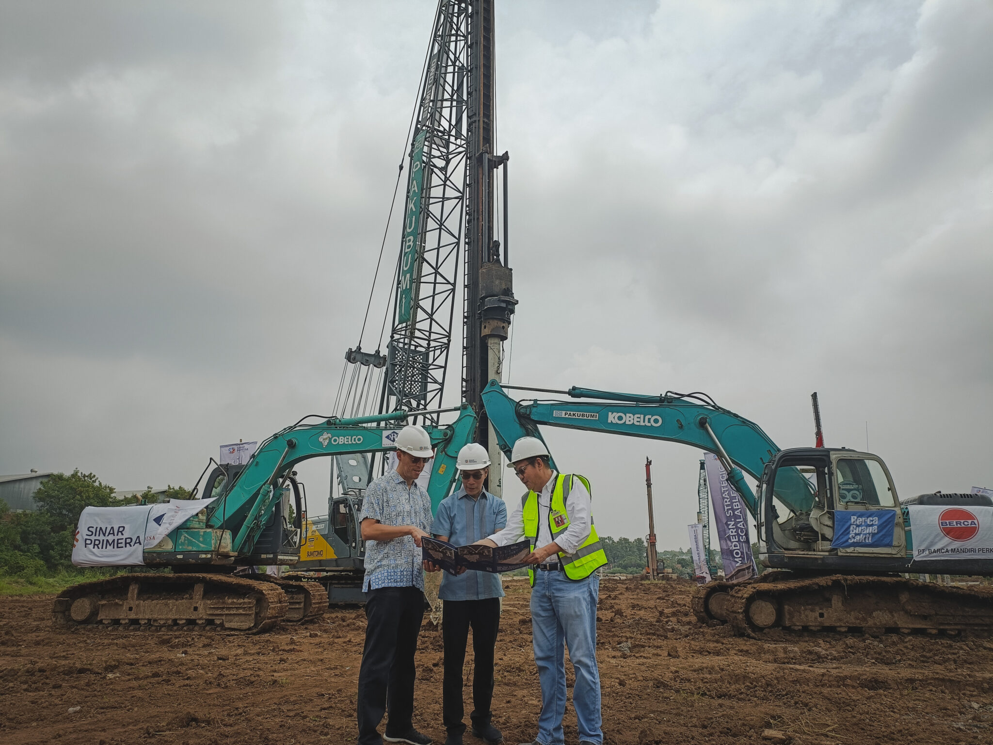 𝗦𝗶𝗻𝗮𝗿 𝗣𝗿𝗶𝗺𝗲𝗿𝗮 𝗚𝗿𝗼𝘂𝗽 𝗕𝗿𝗲𝗮𝗸𝘀 𝗚𝗿𝗼𝘂𝗻𝗱 𝗼𝗻 𝗠𝗼𝗱𝗲𝗿𝗻 𝗪𝗮𝗿𝗲𝗵𝗼𝘂𝘀𝗲 𝗶𝗻 𝗕𝗲𝗸𝗮𝘀𝗶 - Sinar ...